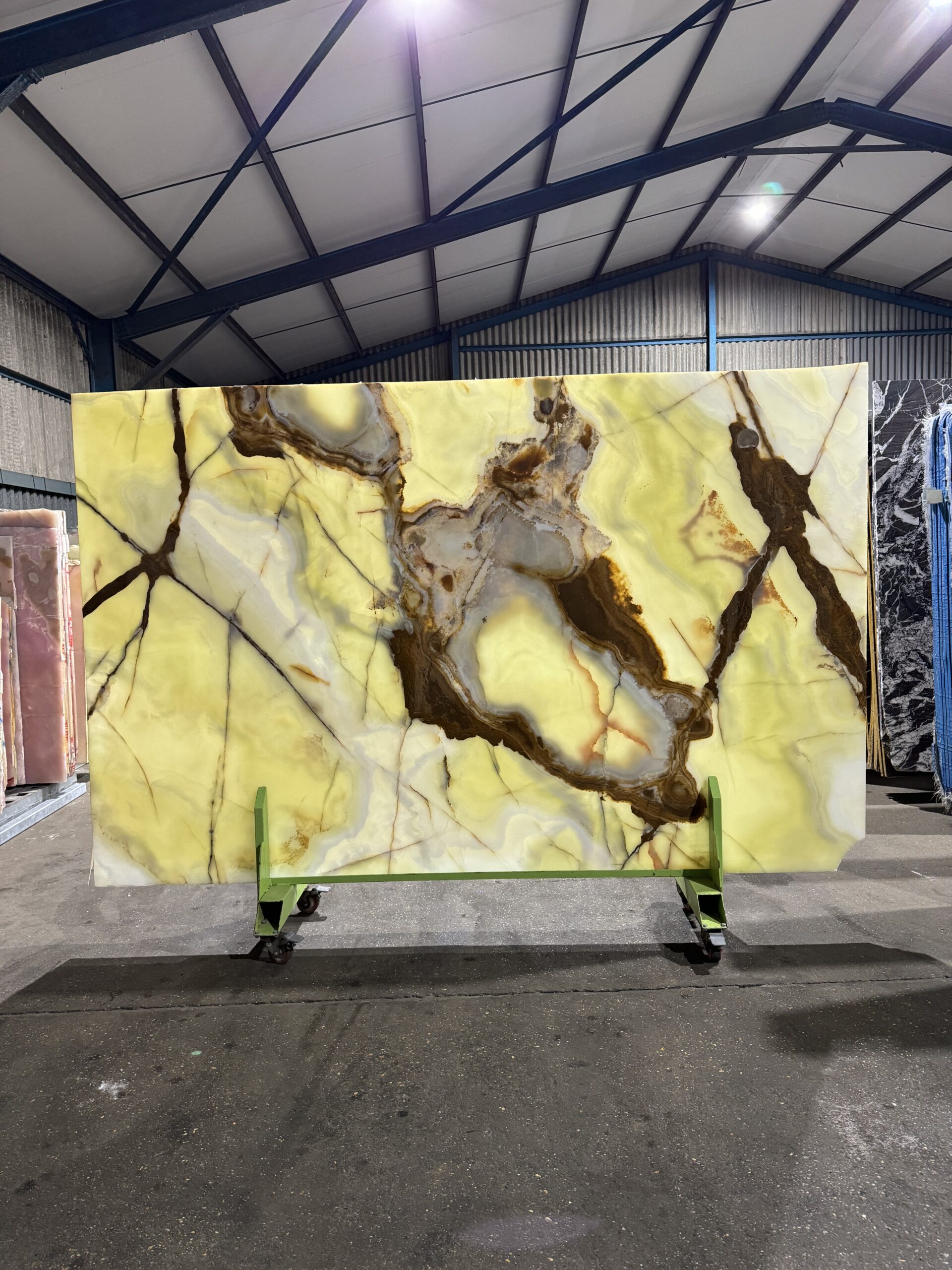 Green Onyx | Almaz Worktops